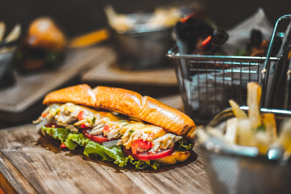 CHICKEN BUN ROLL - Royal Breads