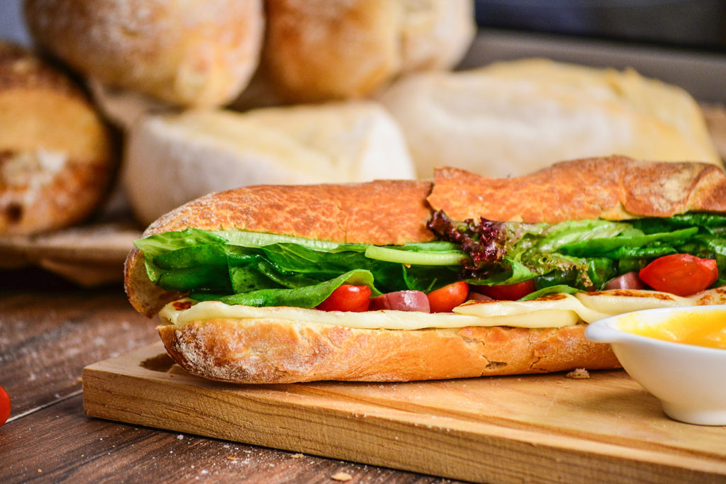 GARLIC CHICKEN BUN ROLL - Royal Breads