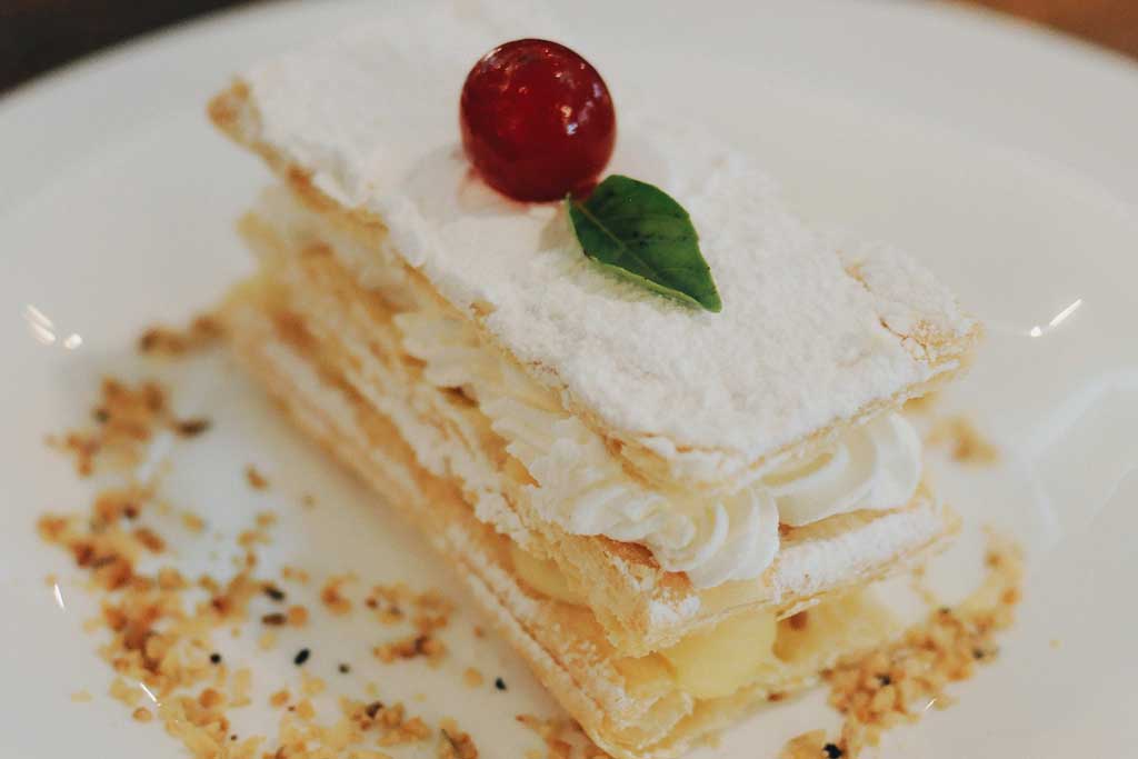 WHITE FOREST - Royal Breads